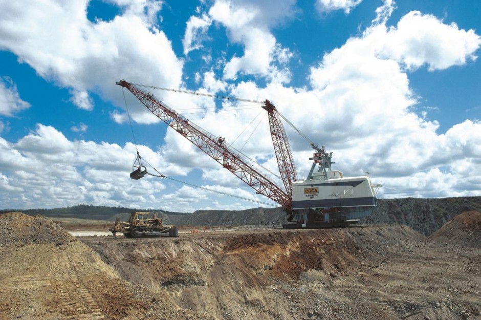 COPYRIGHT Tourism QLD Dragline (mining) (MV) – Fitzroy Partnership for ...